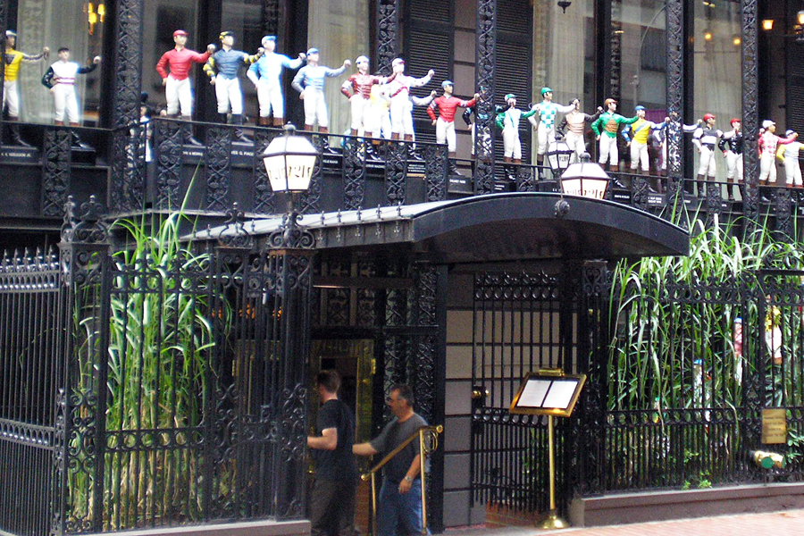 Bar 21 Brings Hamptons Mondays to NYC – Dan’s Papers