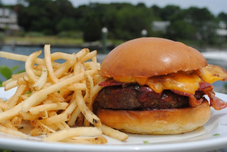 Hamptons Restaurant Review: Cowfish in Hampton Bays – Dan’s Papers