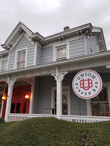 Union Burger Bar Opens in Southampton