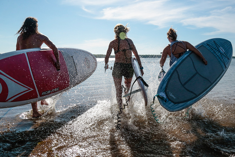 Gina Bradley Helps East End Women Find Their Inner Paddle Diva