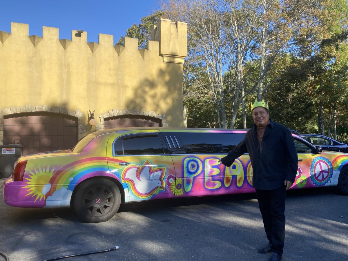 Victoria's Diary: Quality Time with "Royalty" – Dan’s Papers