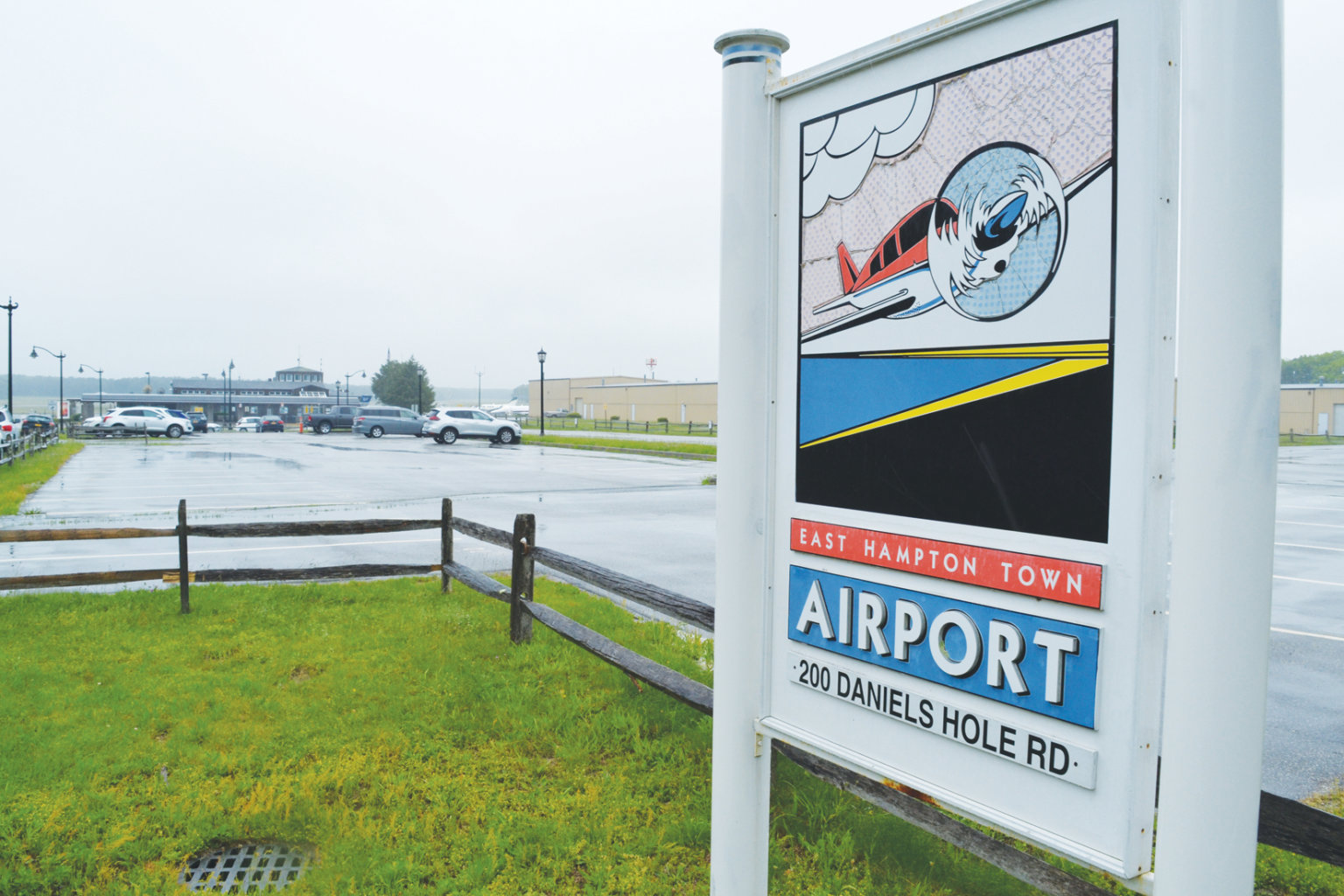 Report Touts East Hampton Airport's Economic Benefits