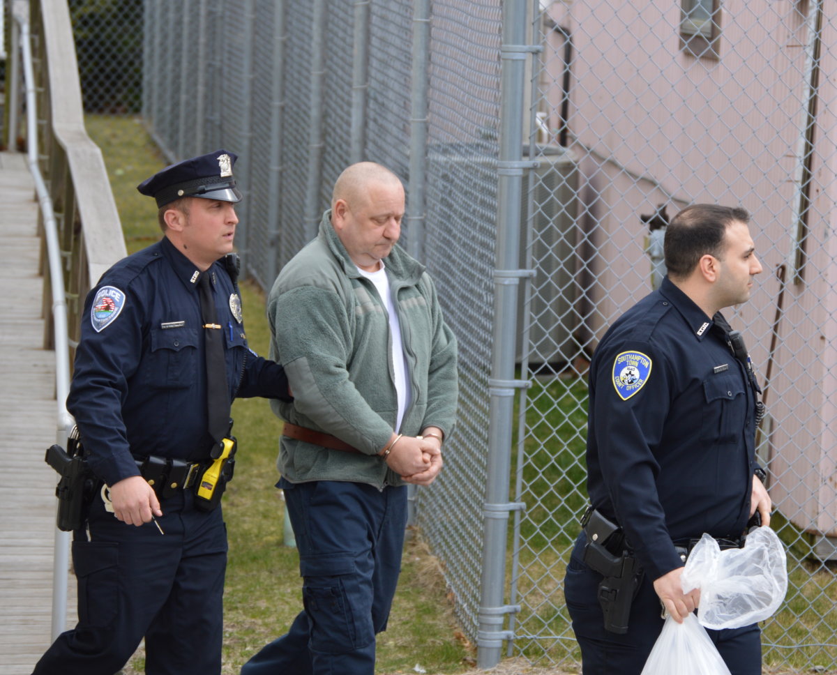 Suffolk County Jail Officer Indicted Dans Papers