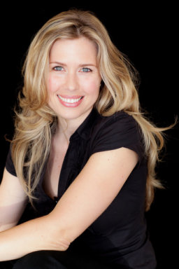 Dan’s Papers Cover Artist Aubrey Ashburn on Composing Music & Art