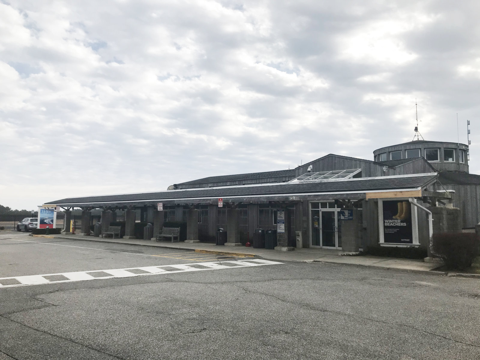 East Hampton Airport Delay, Golf Courses & Noise Complaints