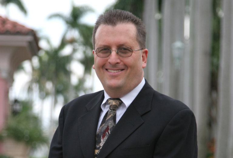 Lions Released to Deal with Hamptons Deer Problems – Dan’s Papers