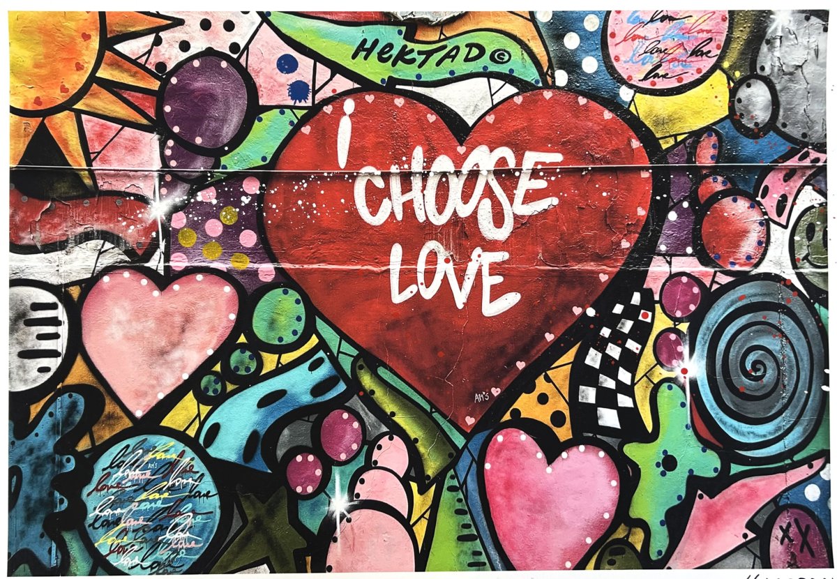 'Bronx Banksy' HEKTAD Paints Dan's Papers Cover Art Debut