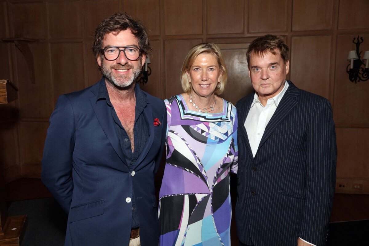 Lions Released to Deal with Hamptons Deer Problems – Dan’s Papers