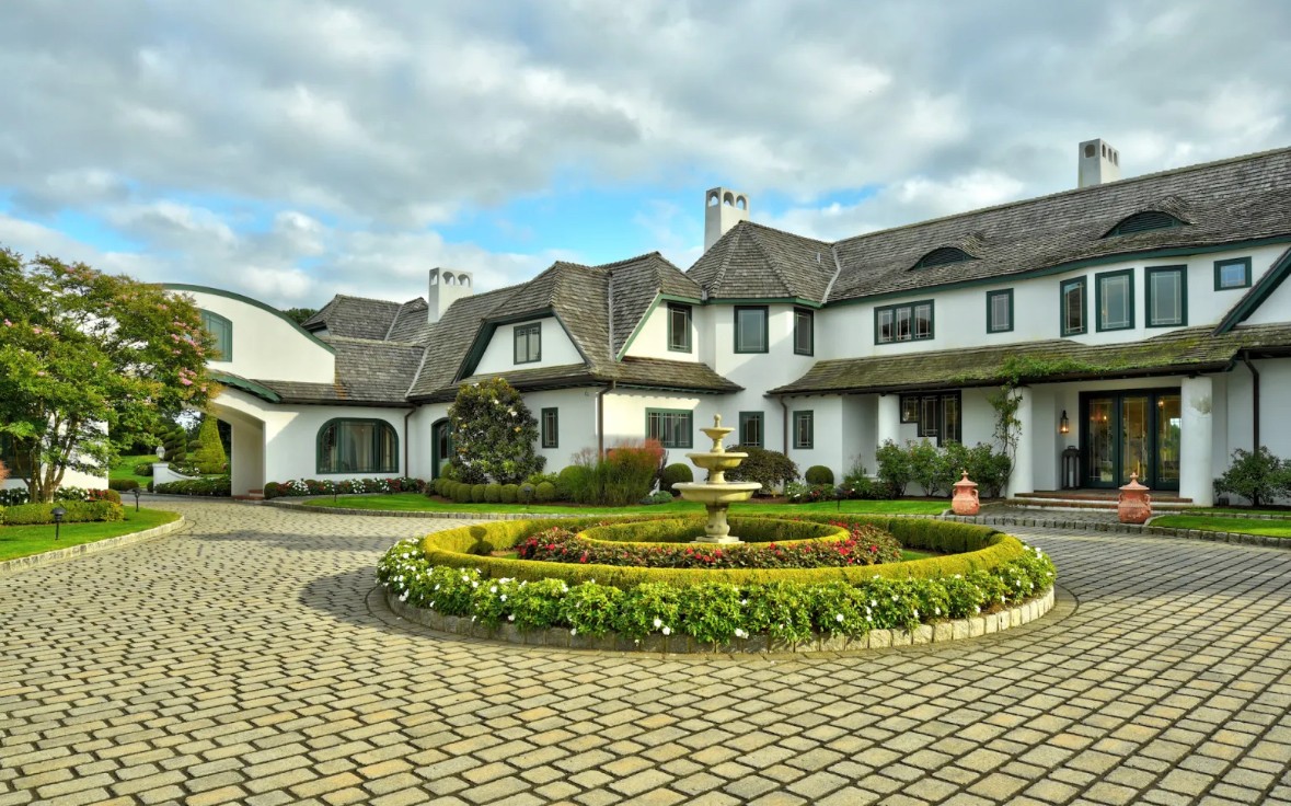 Stanford White Buildings Continue to Dazzle East Enders – Dan’s Papers